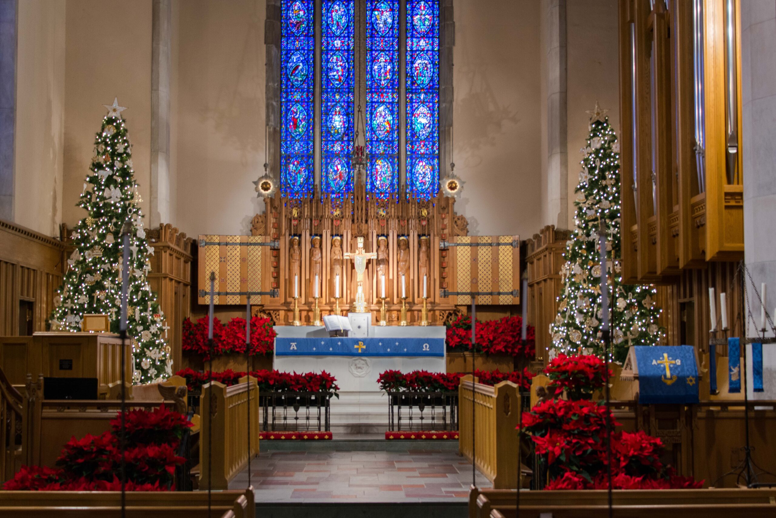 11 PM Candlelight Christmas Eve Worship - Lutheran Church of the Redeemer